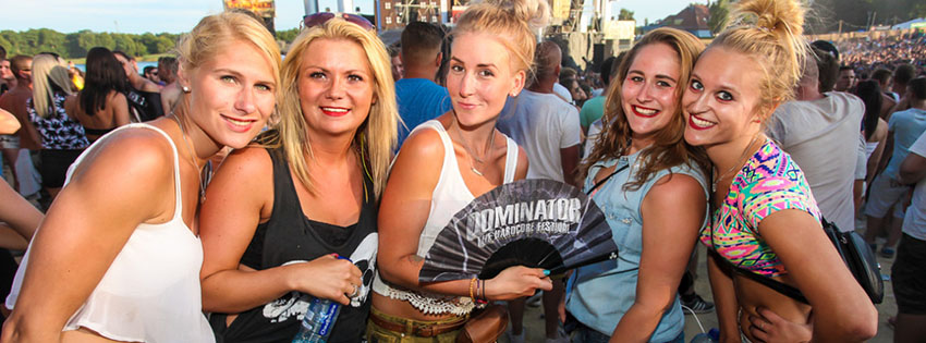 7 raver outfits we have all seen at festivals - Hard News