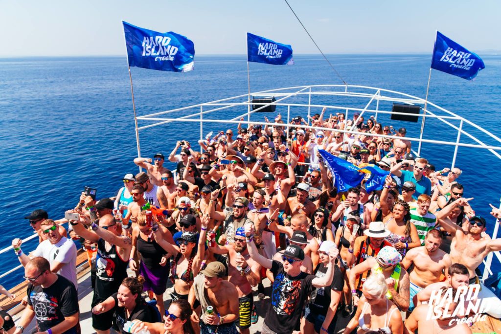 10 reasons why you should spend your summer at Hard Island