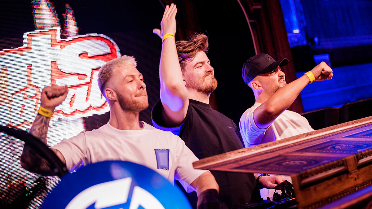 Rebelion & Vertile maken grote indruk met hun Indoor Mainstage-hosting
