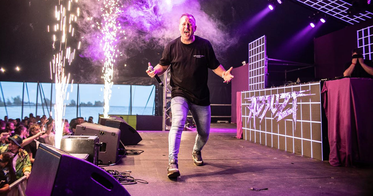 MC Da Syndrome about when the music cuts out at a festival: "11 minutes ...