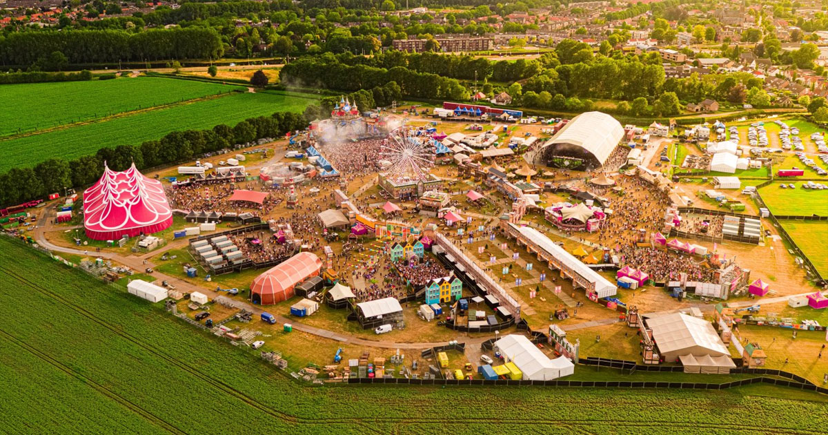 "There is nothing more beautiful than euphoric hardstyle in the sun at ...